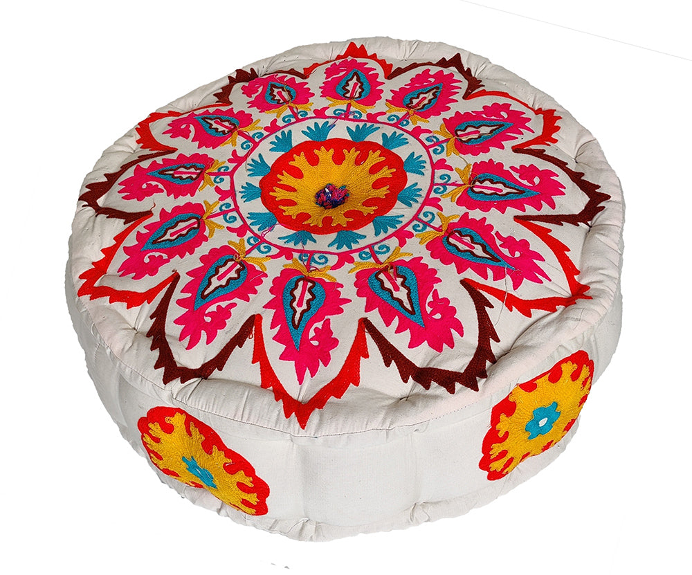 [[Embroidered multicolor pouf///Pouf multicolore brodé]] – Design Zola