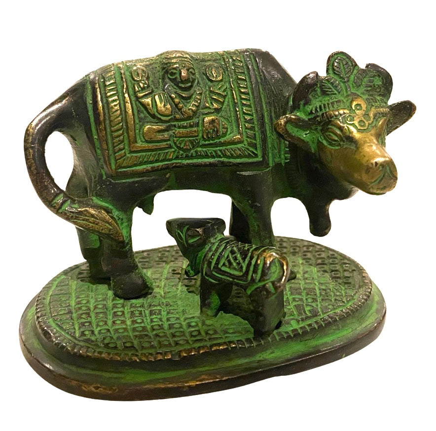 [[Small brass holy cow statue///Petite statue de vache sacrée en laito ...